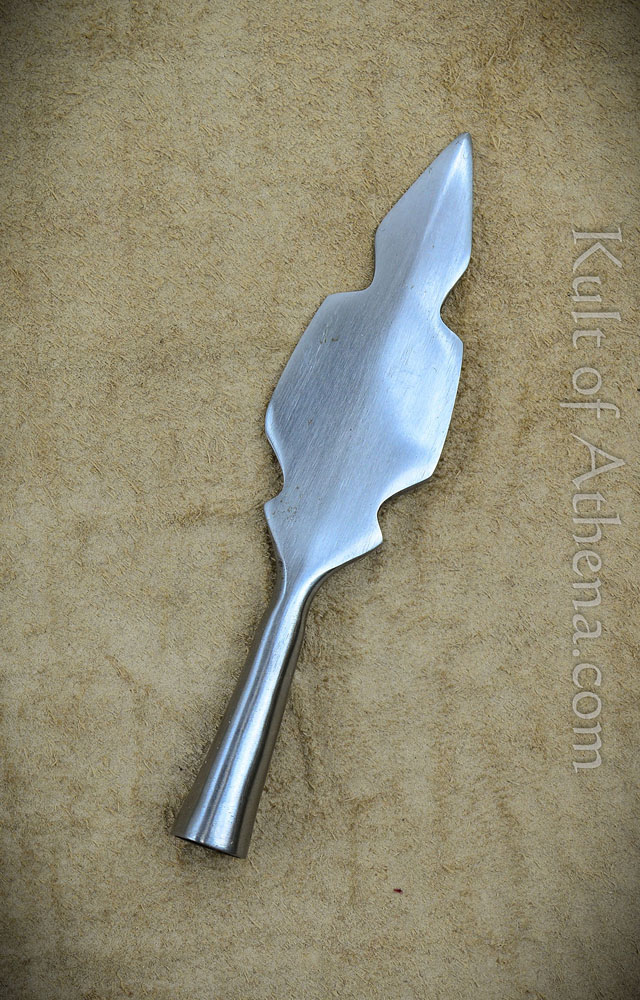 Wide Serrated Arrowhead